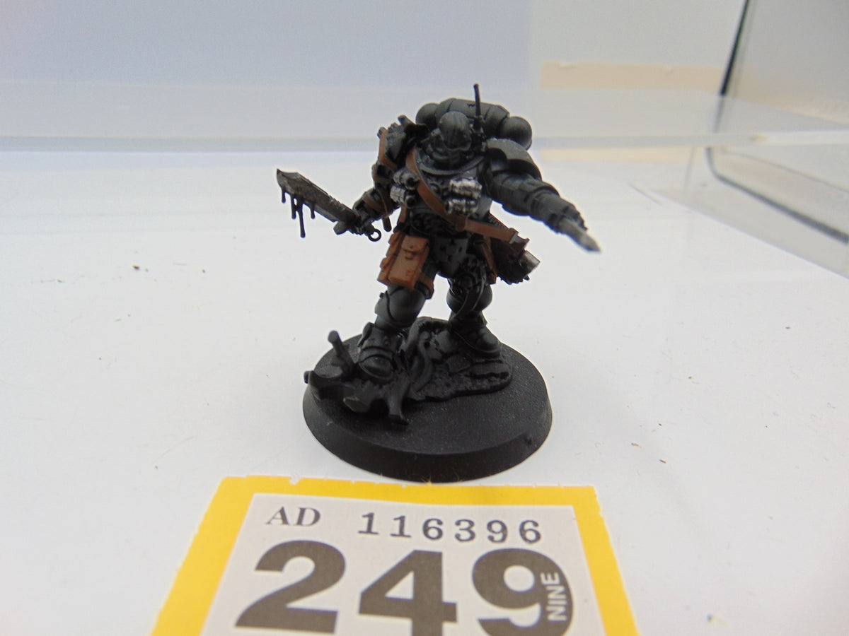 Primaris Lieutenant with Combi Weapon – The Troll Trader