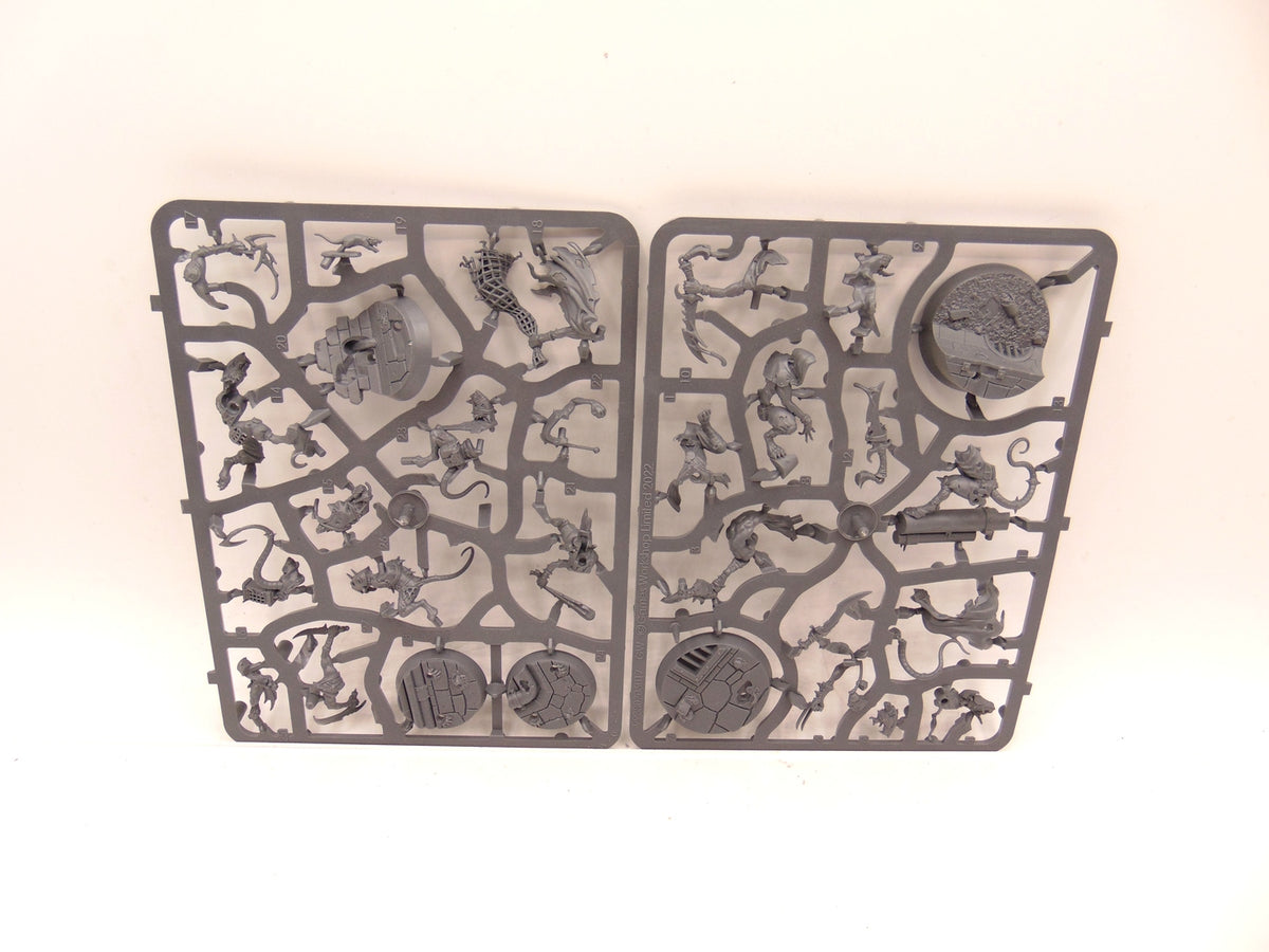 Skittershank's Clawpack – The Troll Trader